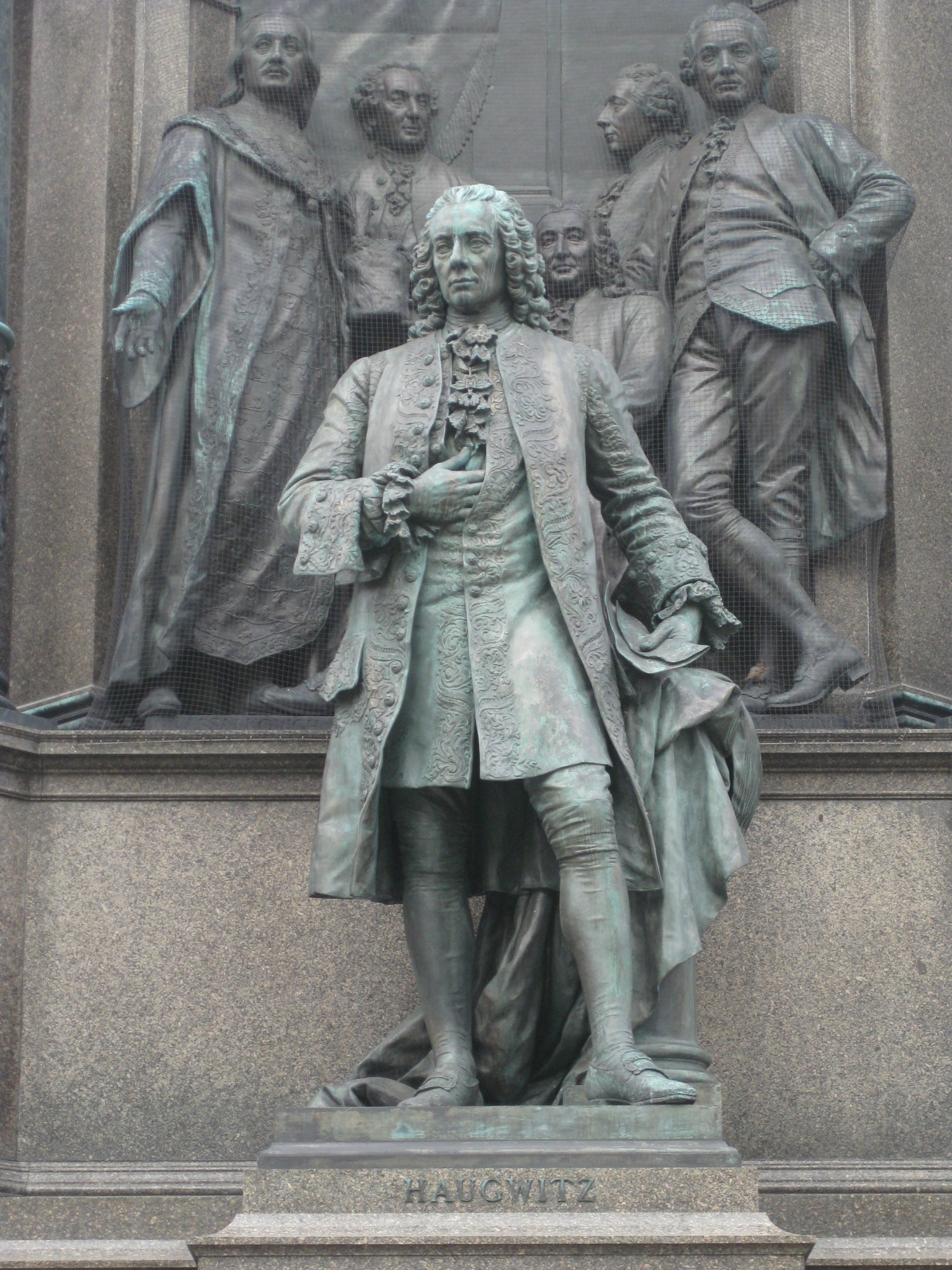 Friedrich Wilhelm Graf Haugwitz-Standbildmit 5 hohen Beamten oberhalb ...