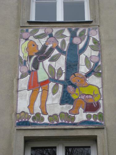 Emailbild 'Apfel pflückendes Mädchen' von Maria Schwamberger-Riemer ...