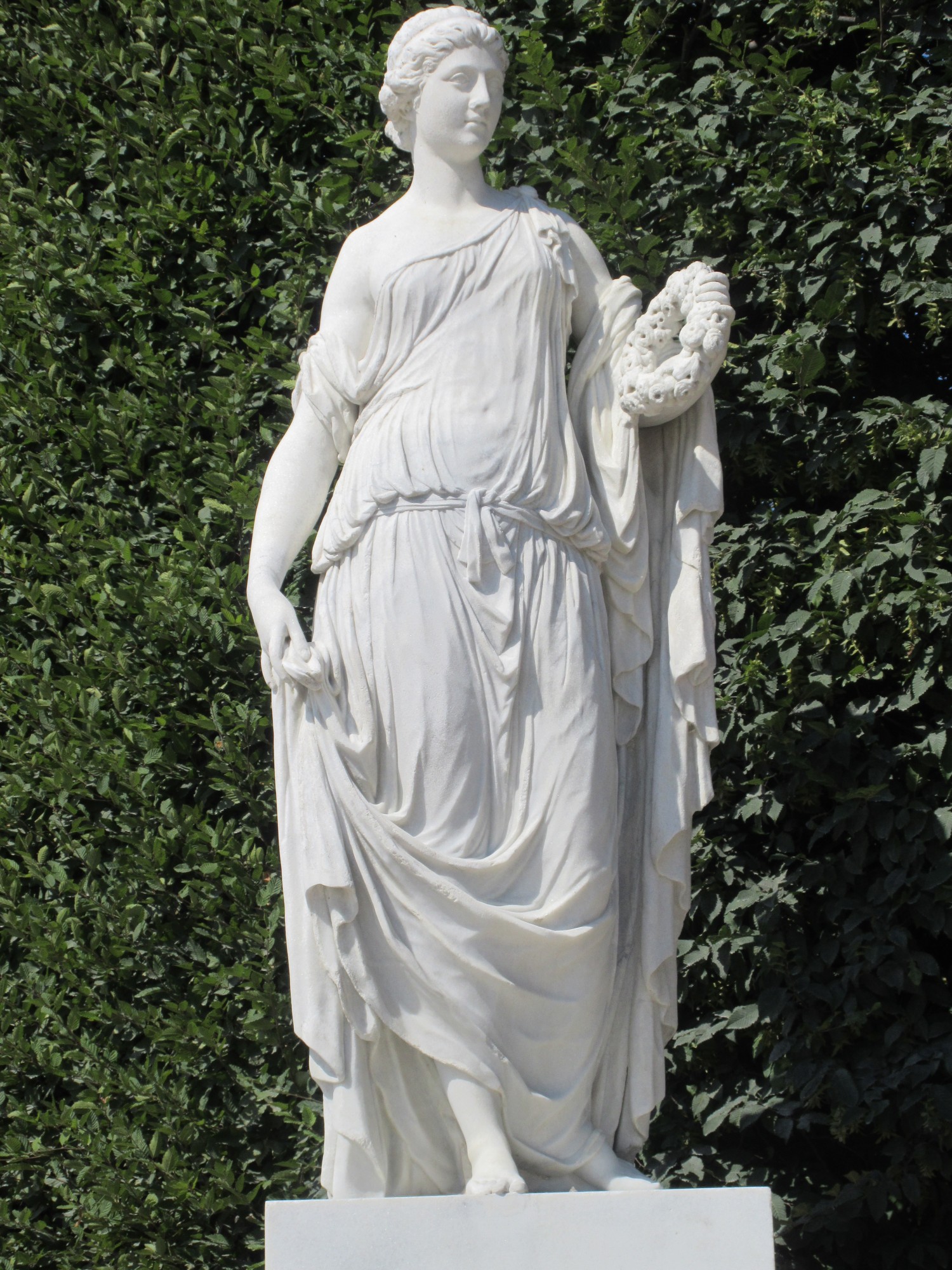 'Flora' Statue von W. Beyer (27) | 13. Bezirk | Bilder aus Wien ...