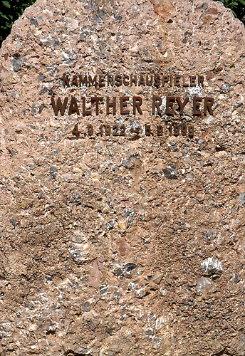 Walther Reyer | Schauspieler und Autoren | Gedenktafeln auf Friedhöfen ...