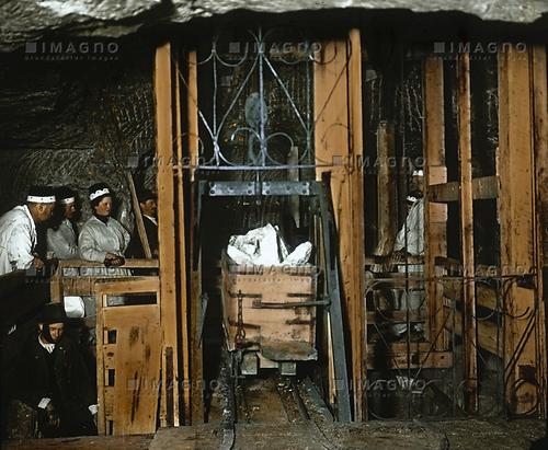 Hallstätter Salzbergwerk (3) | Bergbau | Historische Bilder (IMAGNO ...
