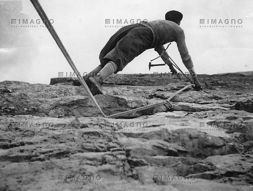 Klettern mit Seil und Nägeln | Bergsteigen | Historische Bilder (IMAGNO ...