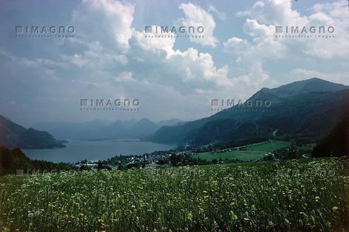 Blick auf St. Gilgen und den Wolfgangsee | Sankt Gilgen | Bilder im ...
