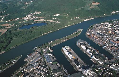 Linz - Schiffswerft und Hafen | Oberösterreich | Österreich ...