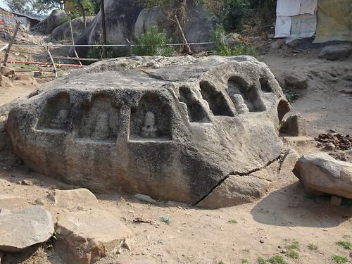 Barabar Caves - Stone Carvings (4) | Barabar Hill Caves near Gaya ...