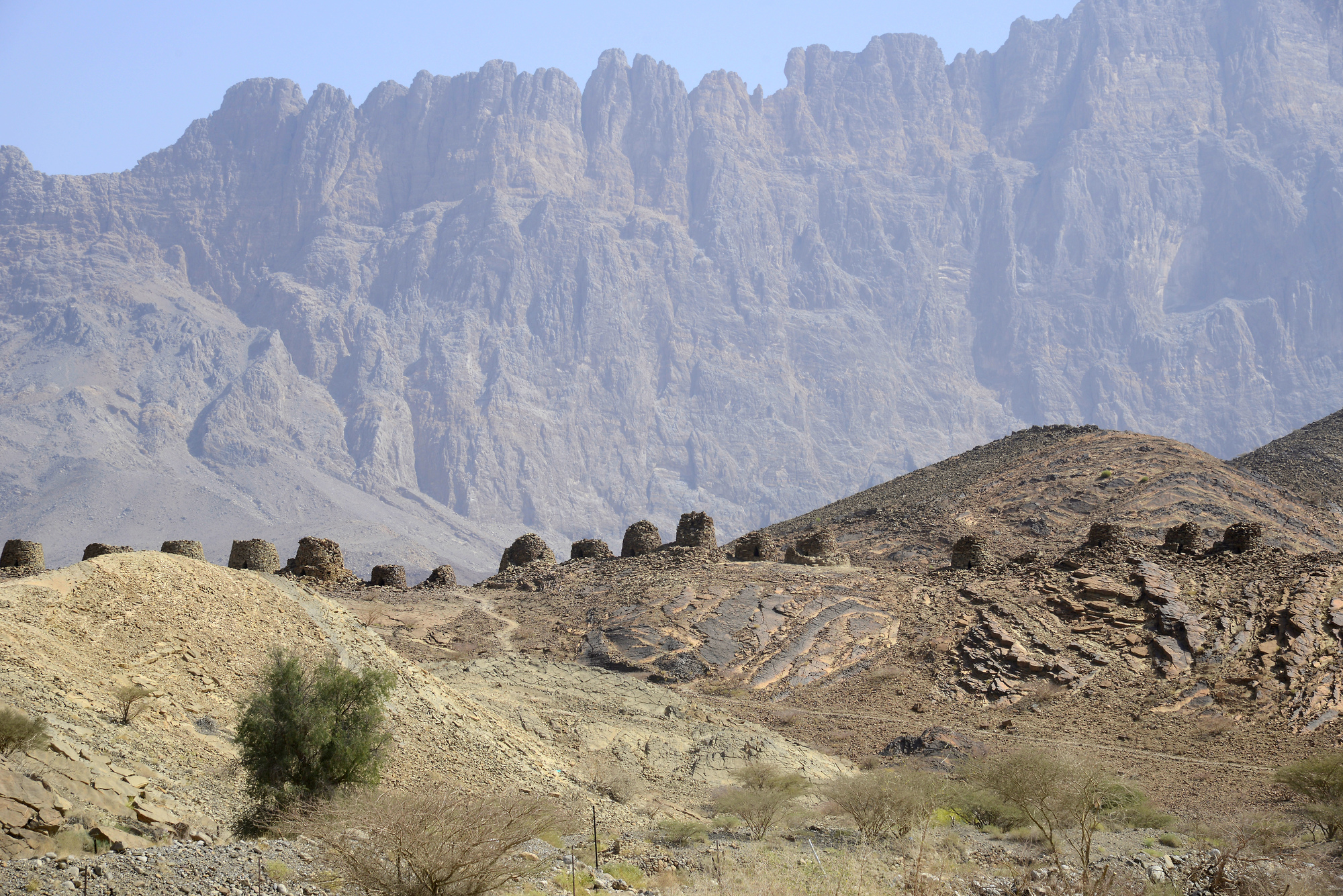 Al-Ayn - Beehive Tombs (1) | Jebel Shams | Pictures | Geography im ...