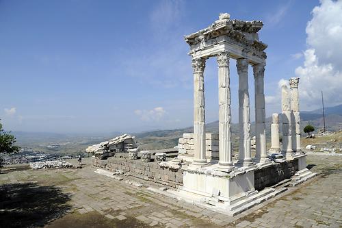Pergamon - Temple of Trajan (7) | Troja to Pergamon | Geography im ...