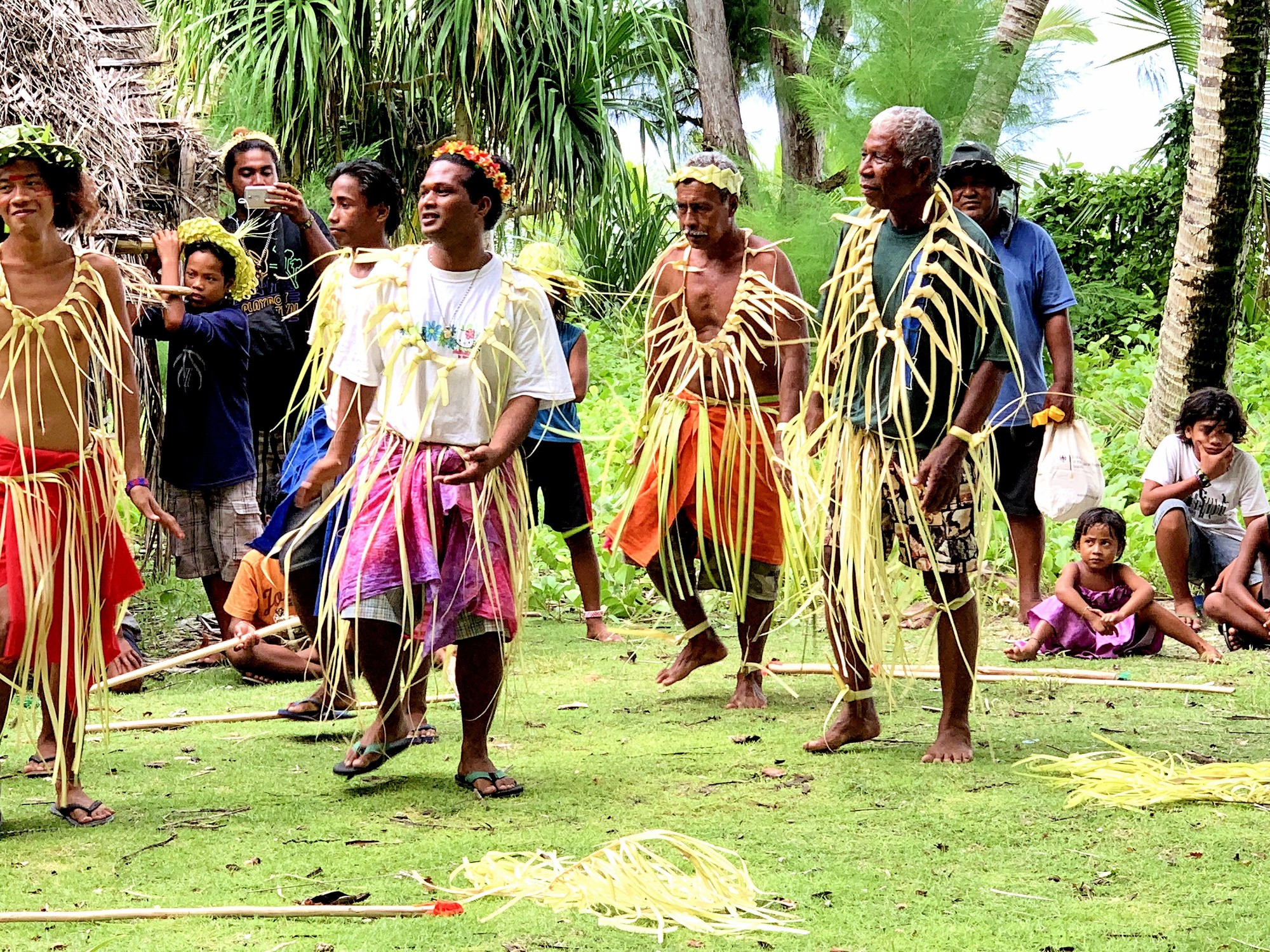 Namonuito Atoll - Ulul; Dance Performance (1) | Ngulu Atoll, Lamotrek ...