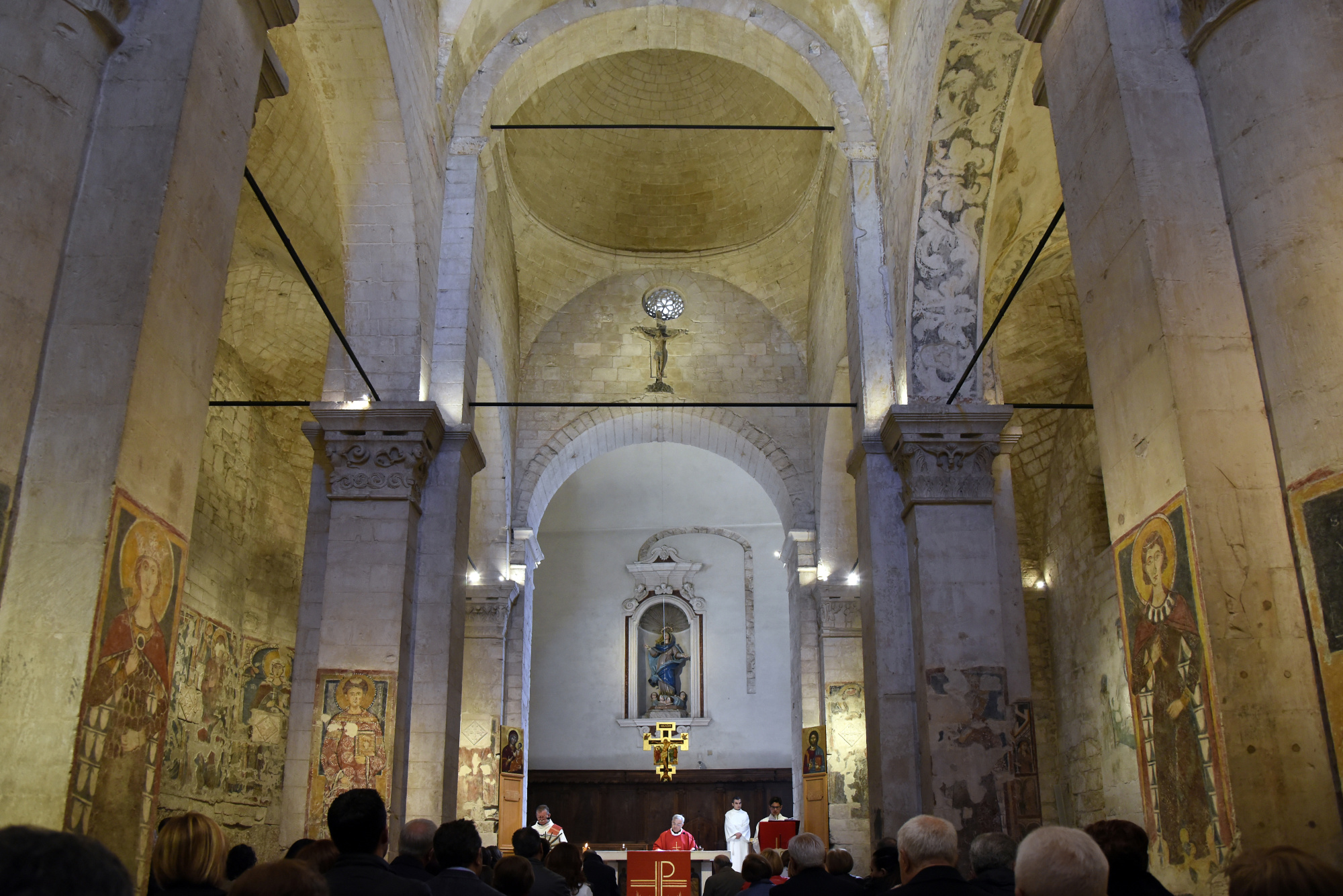 Monte Sant'Angelo - Church of Santa Maria Maggiore; Inside (1 ...