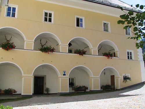 Schloss Innenhof | Donnersbach | Bildlexikon Steiermark | Bilder im ...